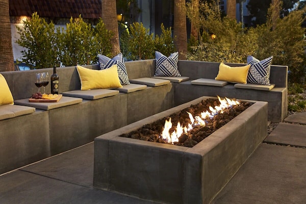 Enjoy Ocean Breezes In Charming Room In La Jolla, Steps To The Beach - San Diego, CA