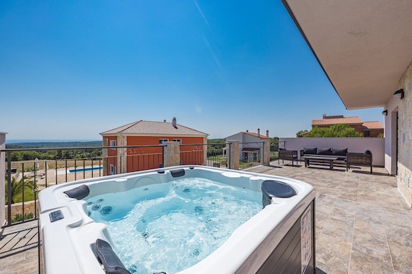 Villa In Krnica Mit Pool Nahe Kiesstrand - Ravni
