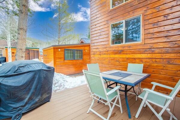 Chalet W/ 2nd Floor | Pool, Hot Tub - Breckenridge, CO