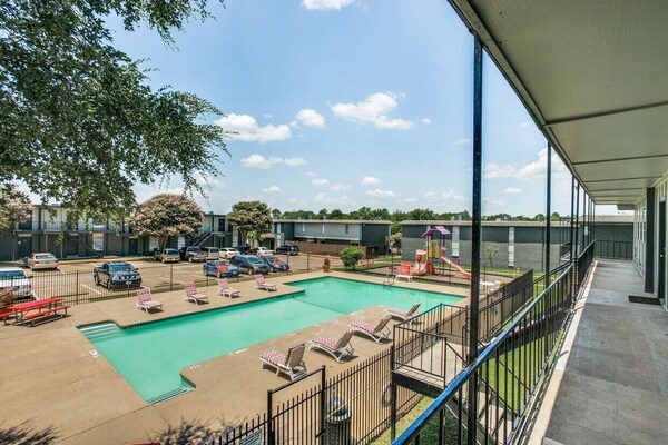 The Mirage 251 I Comfy 1 Bed 1 Bath - Arlington, TX