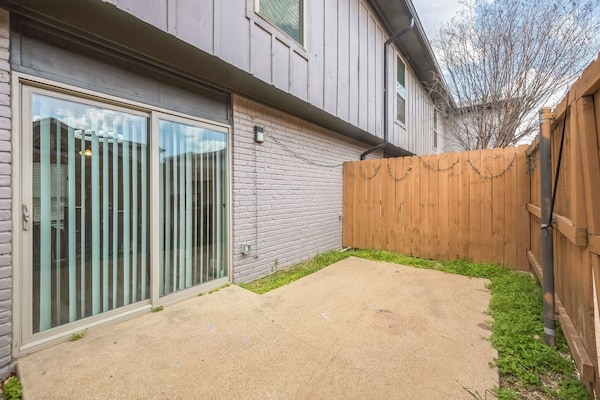The Mirage 275 I Comfy 2 Bed 1.5 Bath - Cedar Hill, TX