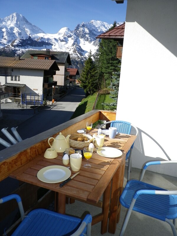 Your Family Home In Beautiful Mürren With 3 Bedrooms\ngreat For Hiking And Skiing - Lauterbrunnen
