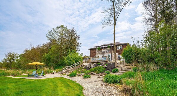 Beautiful Bungalow On Grand River In Fergus. - Fergus