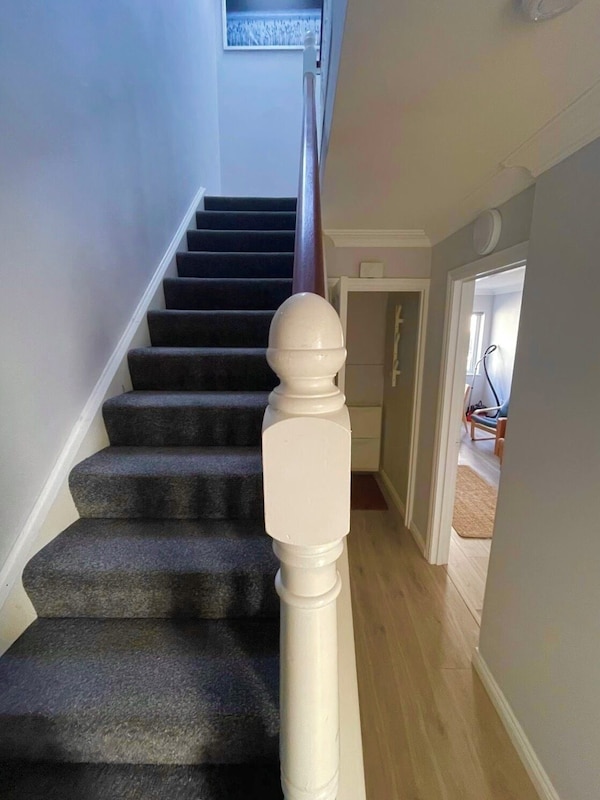 Fantastic City Centre Location - Sleeps 5 - Galway