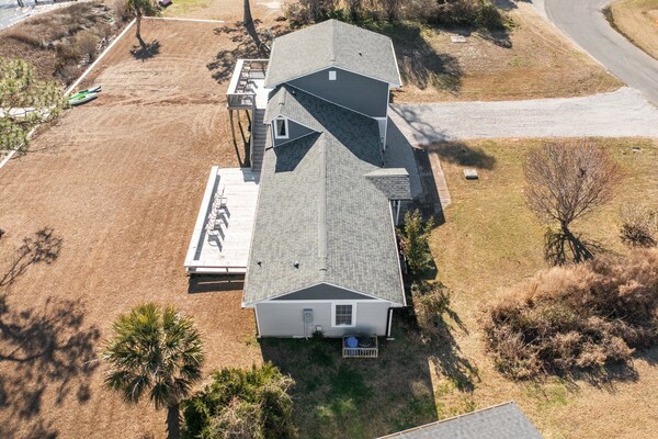 3-bedroom Waterfront House In Newport, Nc - Water's Edge - Emerald Isle, NC