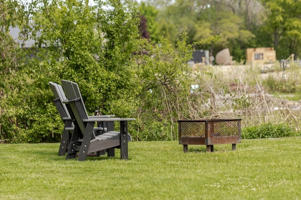 The Picton Beautiful Couple's Getaway - Prince Edward