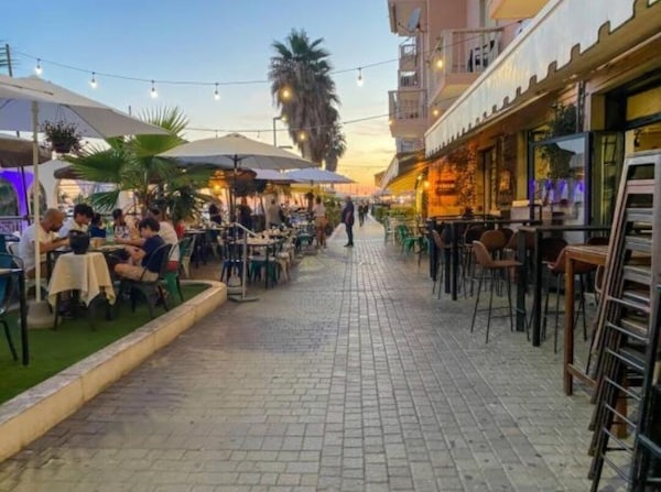 Royal House  Appartament Deluxe Vicino Ai Principali Servizi Ed Al Mare. - Civitavecchia