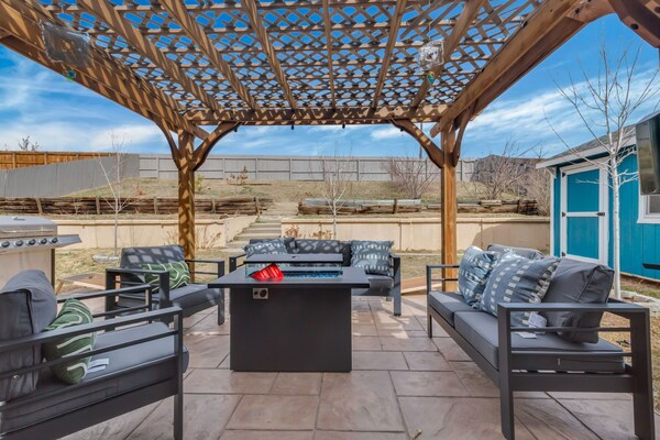Chic Family Retreat With Game Room, Backyard W/firepit And Minutes To Downtown - Westminster, CO