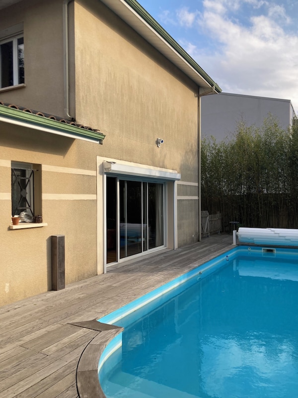 Jolie Villa Avec Piscine,3 Chambres, 3 Sdb, 2 Wc.\n30 Mn Du Centre De Bordeaux. - Mérignac