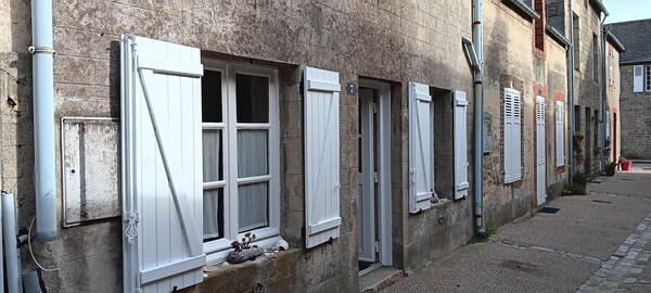 Small Fisherman's Cottage... Just For 2! - Barfleur