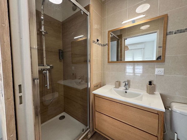 T2 Well Equipped With Balcony In Caen - Caen