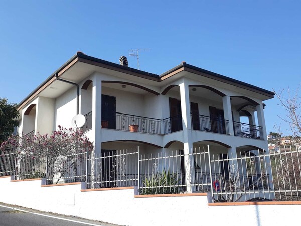 Sunsets And Relaxation Your Retreat With A Sea View...... - Pietra Ligure