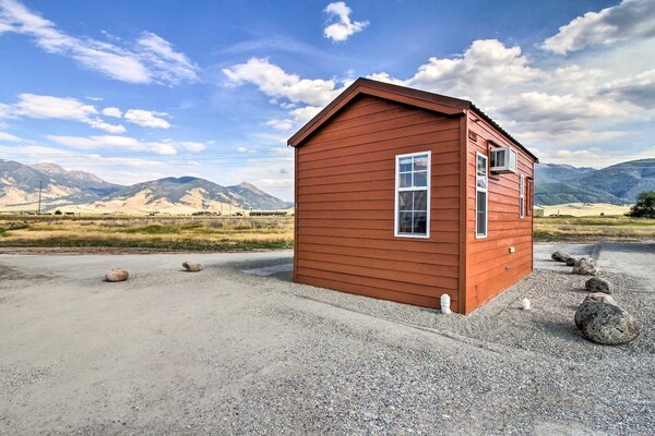 Caddis Cabin (Cabin #2) - Emigrant, MT