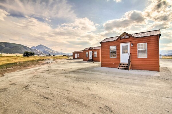 Damselfly Cabin (Cabin #5) - Emigrant, MT