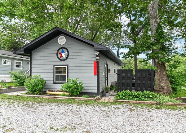 Waterfront Casita, Golf, Kayaks, Close To Hiking, Golf And Downtown Noblesville! - Noblesville, IN