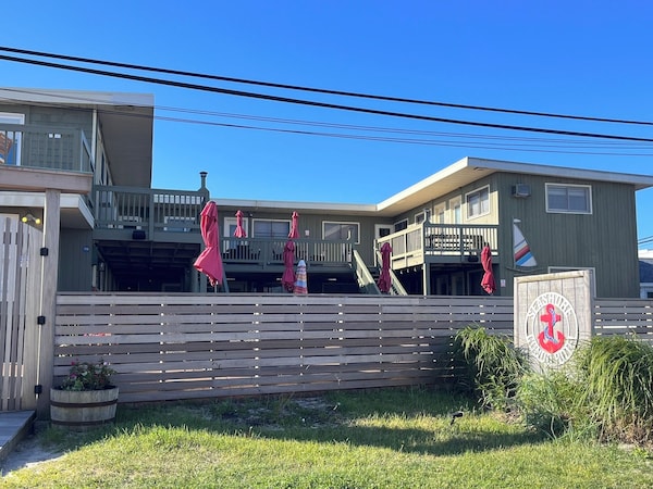 Seashore Condo Hotel #22, Cozy Fire Island Escape, Near Ferry - With Bay Views And Steps From The Beach. - Fire Island, NY