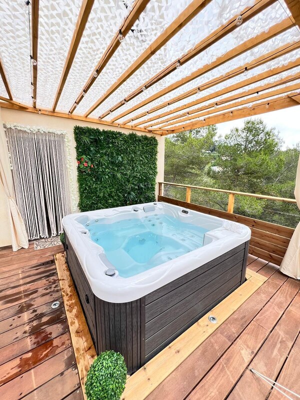 Love Room Lodge Tent With Private Jacuzzi At C&c For Adults Only - Nice