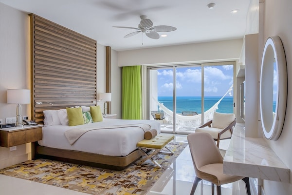 Chic Oceanfront Resort ~ Private Balcony ~ Playa Mujeres Tranquil White Sands - Isla Mujeres