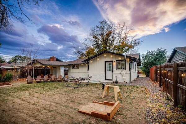The Western Retreat | Hot Tub & Spacious Yard - Thornton, CO