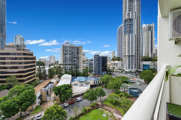 Surfers Paradise City Views - Gold Coast