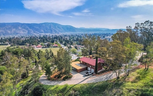 Duplex House On The Hill With A 3-bedroom In Beautiful Banning With Indoor Pool. - Banning, CA