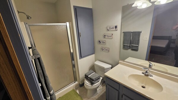 Hawthorne Hideaway Is A Charming 3-bedrm Bed & Breakfast In West Dsm With Wifi - Iowa