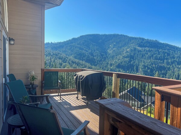 Now Open! Pure Relaxation · Breathtaking Views · Sunny Yard · Pool · Gym · Bar - Hayden Lake, ID