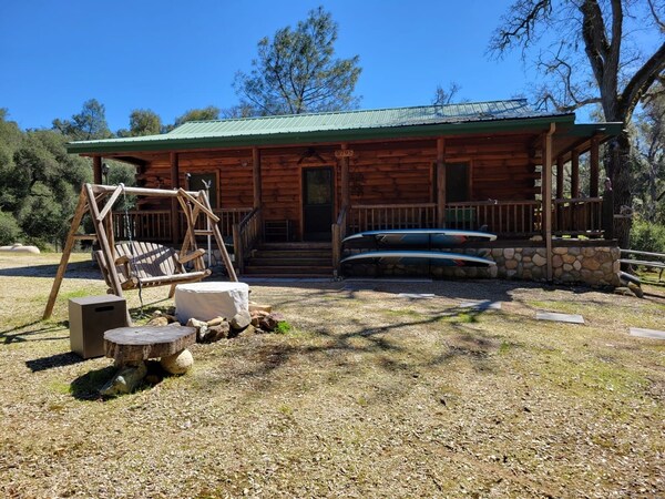 Lake Cabin On 10acres W/ Seasonal Waterfront Views - Lake Nacimiento, CA