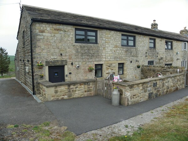 Shay Bank Cottage, Pet Friendly, With A Garden In Cowling - Cononley