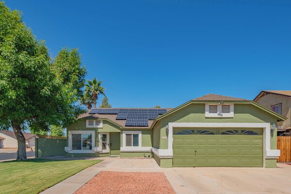 4br - Game Room, Putting Green, Fire Pit, & Themed Rooms - Glendale, AZ