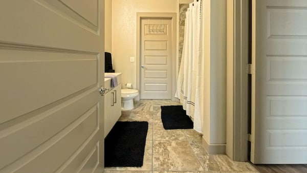 Chic & Cozy 1br Apartment  Prime Houston Location! - 舒格蘭