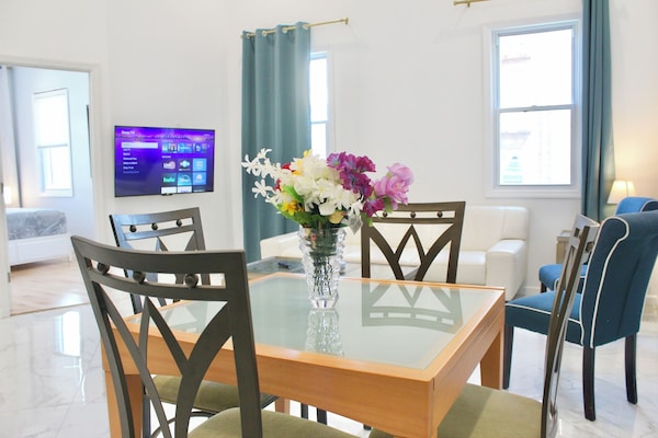 Spacious And Luxurious 2-bedroom Apartment Close To Manhattan - Yankee Stadium