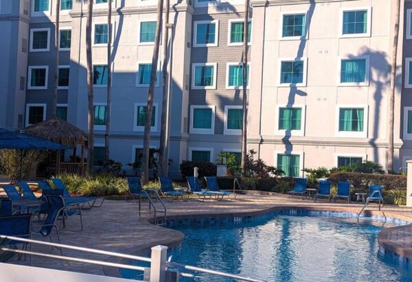 Hotel Suite With Wifi, Fitness Room In Brilliant Orlando - Orlando