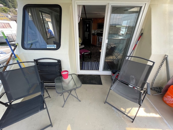 Experience The Ultimate Waterfront Escape On Our Stunning Three Buoys Houseboat - Harrison Hot Springs