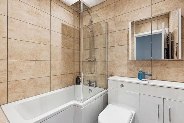 'Bright Gem By The Sea' - Central 2 Bed Premium Flat Near Brighton Palace Pier - West Sussex
