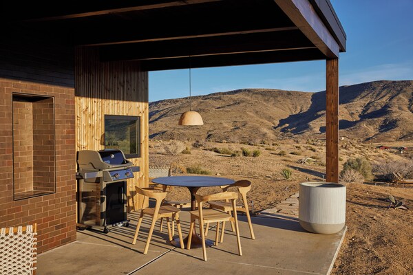 Stargazing And Amazing Views At The Ocotillo - Yucca Valley, CA