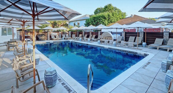 City Market Lofts, Walk Everywhere, Heated Pool Access - サバンナ, GA