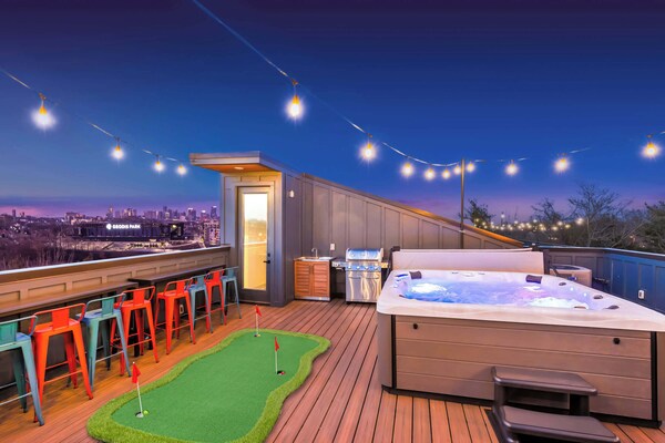 Summer Rooftop Hot Tub, Game Zone, And City Views Near Geodis Park - Nashville, TN