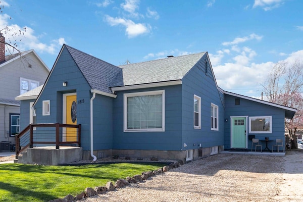 New! Epic Location! Walk To Downtown + Bring Your Dog! Enjoy Fully-fenced Backyard And Back Patio! - Boise, ID