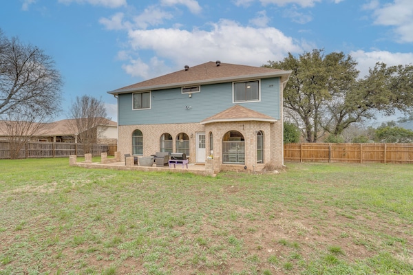 Spacious Family Home W/ Patio In San Antonio! - Universal City, TX