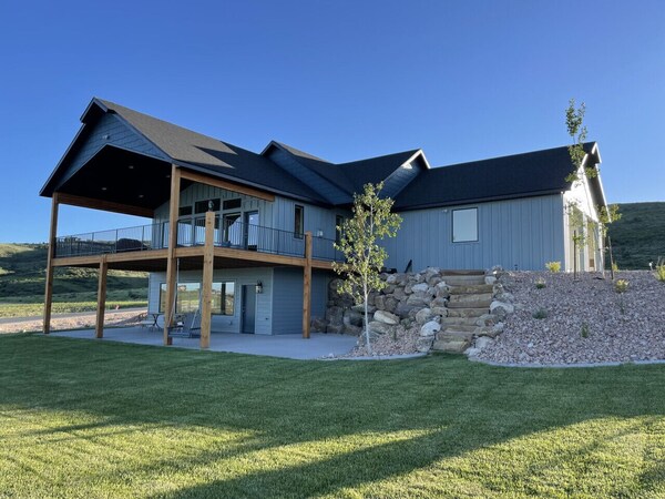 The Azure View - Sleeps 25 - Pickleball - Pool - Bear Lake