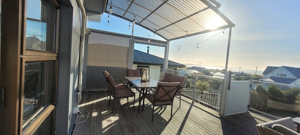 Sea Views From Kitchen, Dinning, Master Bedroom And Large Partly Covered Deck - Riverton/Aparima