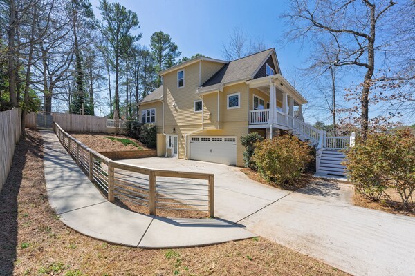 East Atlanta Gem  5br, 4ba, 2 Kitchens, Near Eav + Downtown Fun - Decatur, GA