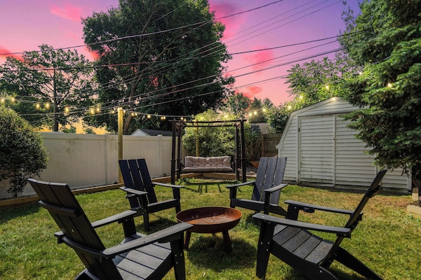 Newly Renovated 5br/2ba W/ Barrel Sauna - Ferndale, MI