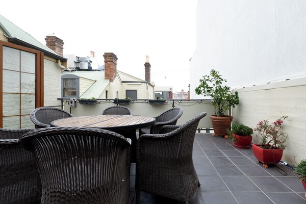 Cameron Mews: In The Heart Of The City - Riverside