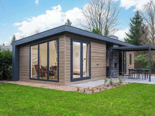 Enjoy A Holiday Home In The Wooded Nature Of The Veluwe, Complete With Modern Amenities And A Stylish Pergola For Optimal Comfort. - Apeldoorn