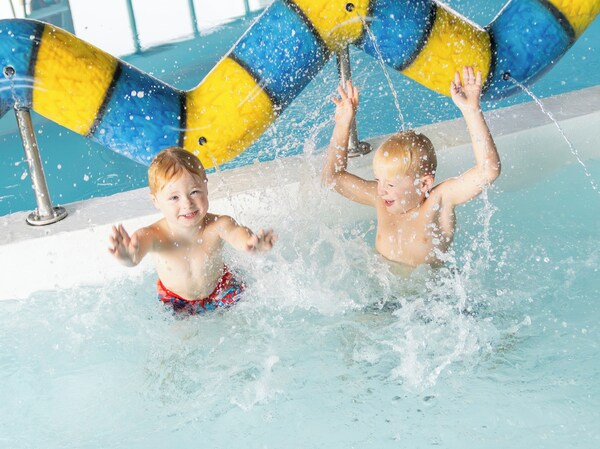 Hayling Island Holiday Park Gold 2 Bed Caravan W005 - Portsmouth