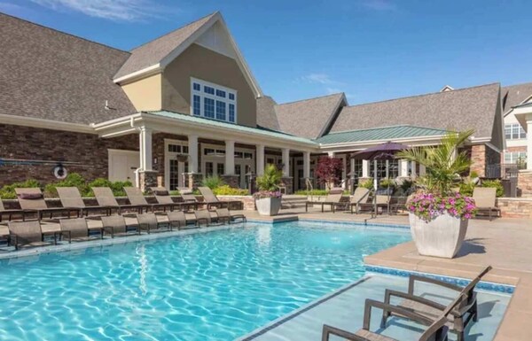Amazing Amenities_min To Kc_king Beds! - Shawnee, KS