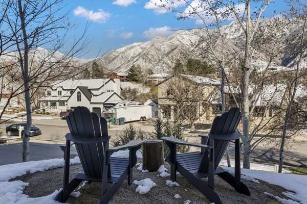 Modern 2br Escape | Mountain Views & Gully Access - サンディ, UT