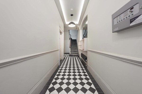 Standard Double Studio Next To Harrods - Fulham